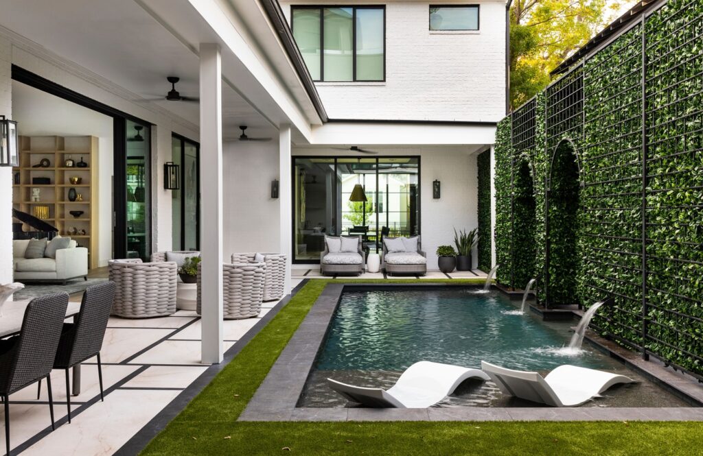 Landmark Custom Pools